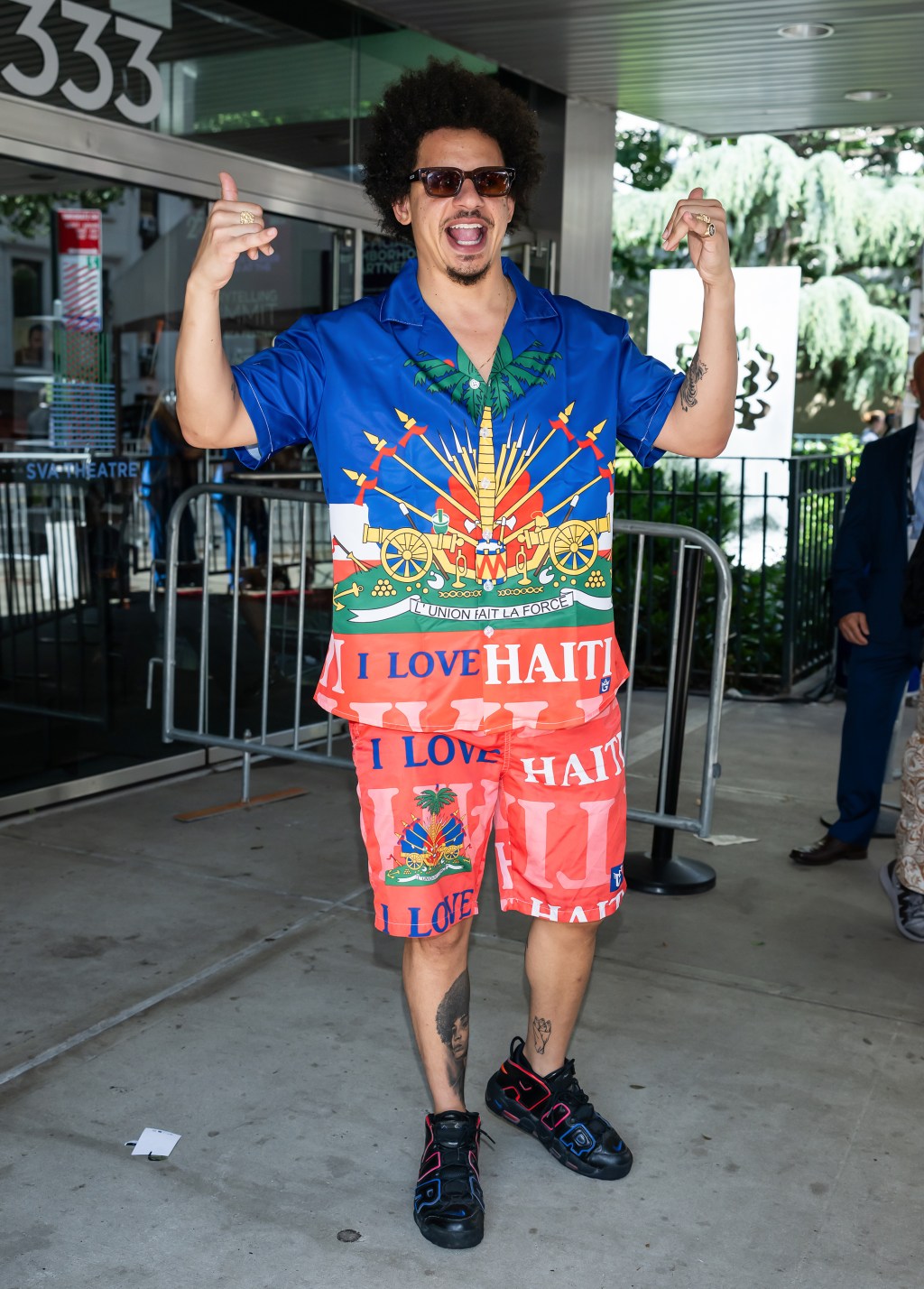 Star snaps of the week: JoJo Siwa, Lucy Hale, Mariska Hargitay and more