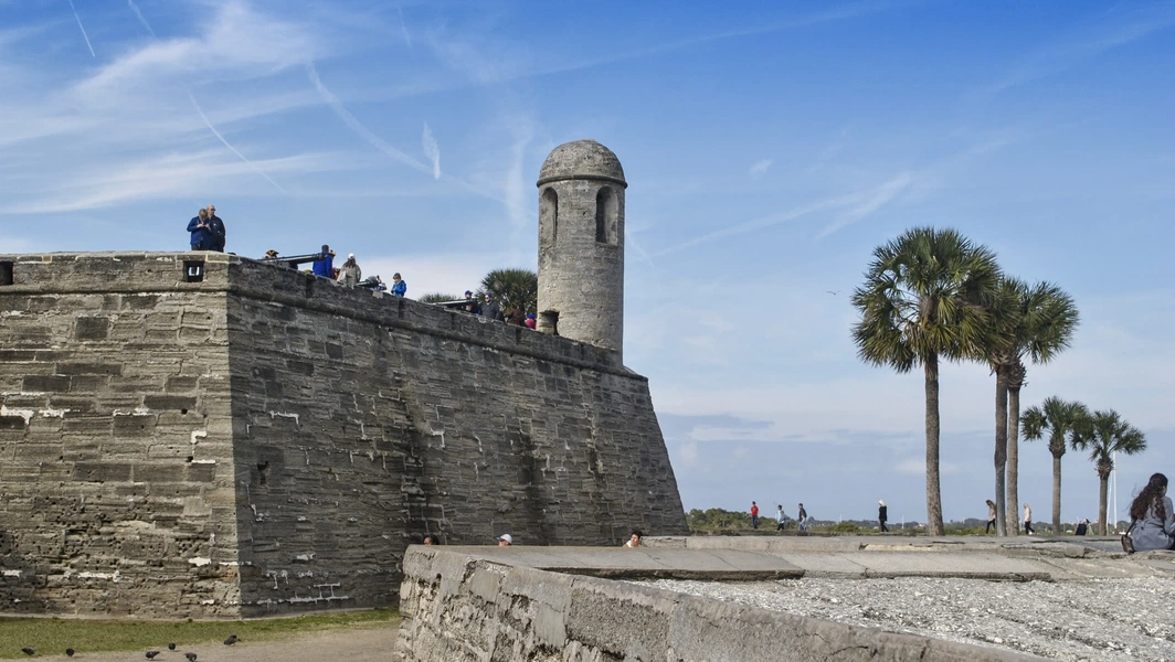 8 historic US castles and forts with fascinating legends