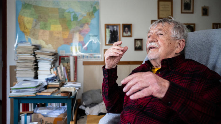 Oravecz Imre: Nem lehet méltósággal megöregedni, öregnek lenni