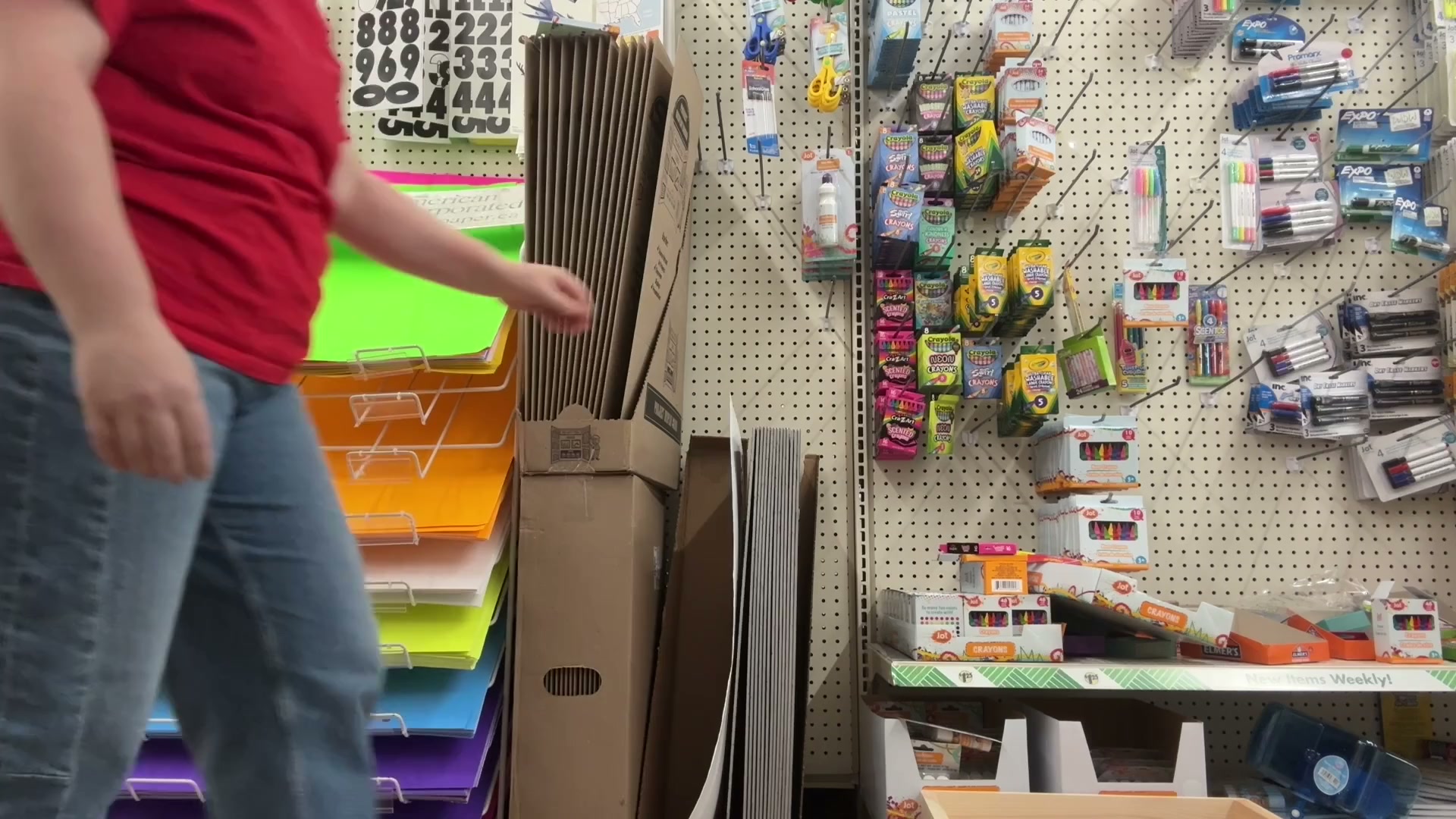 She buys a black foam board at Dollar Tree for this genius bathroom idea