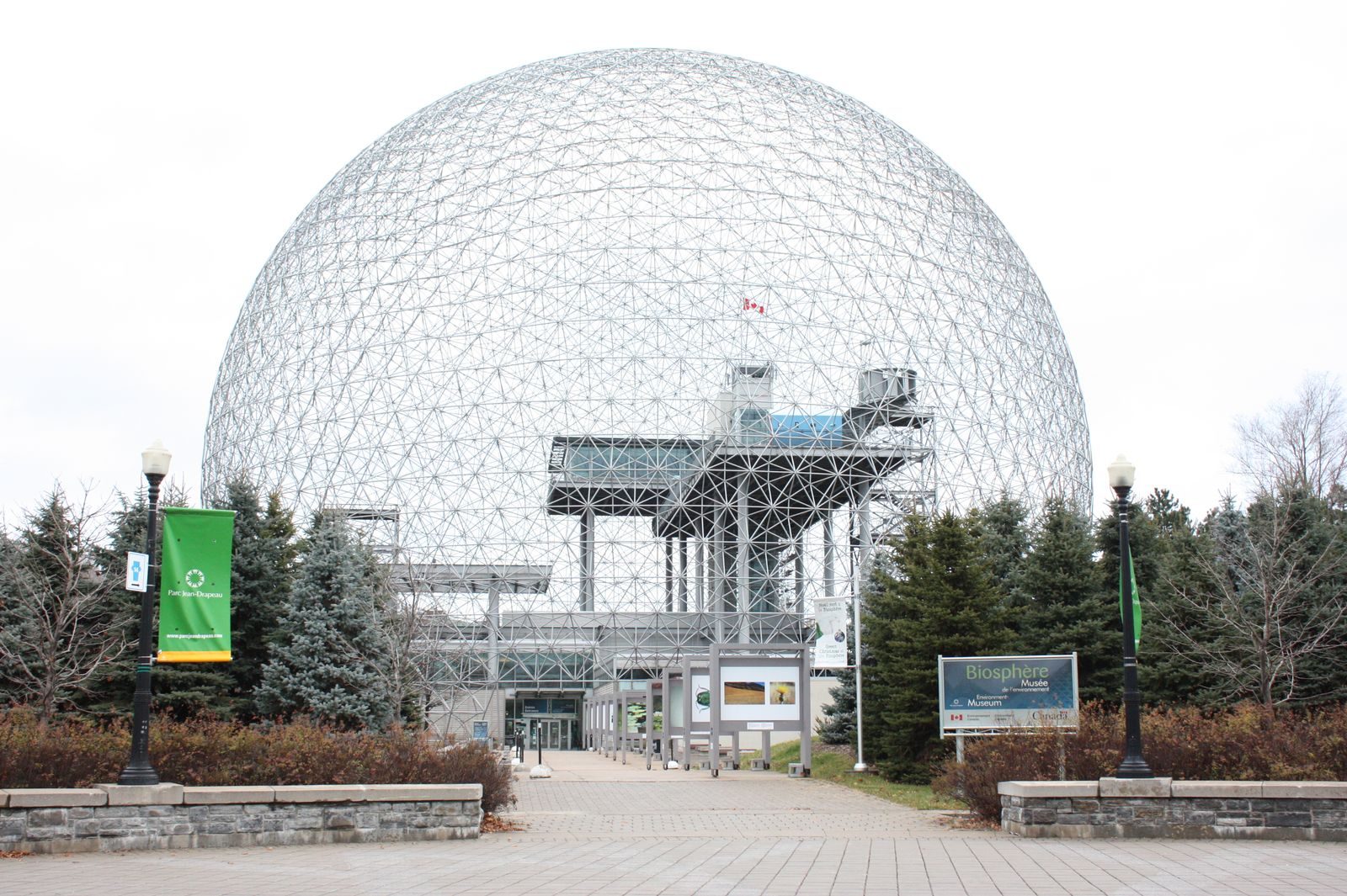 Why did this giant glass bubble turn against its creators?