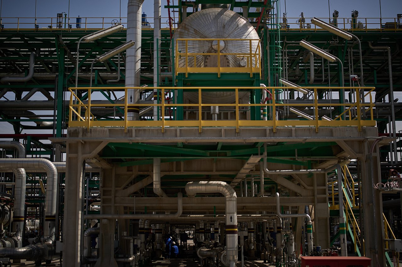 Iraq projects oil production to return to pre-war levels within two months