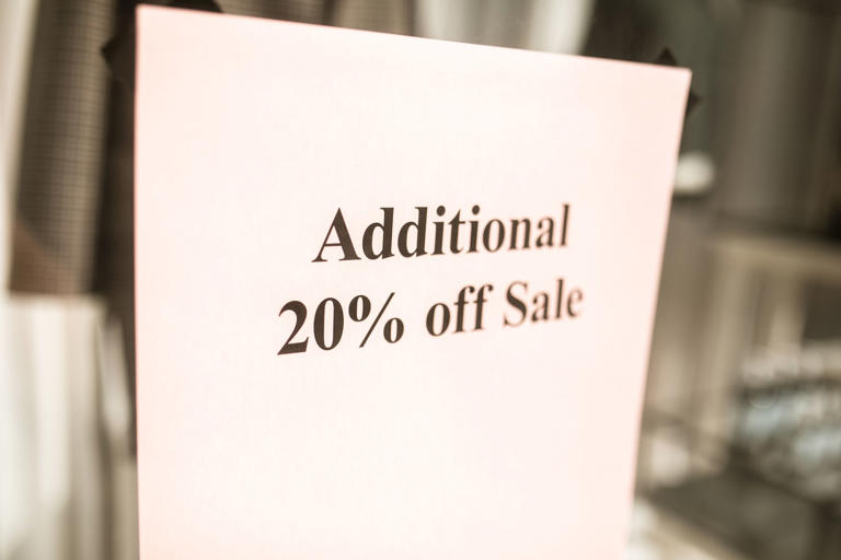 5 things smart shoppers notice before anything hits the cart