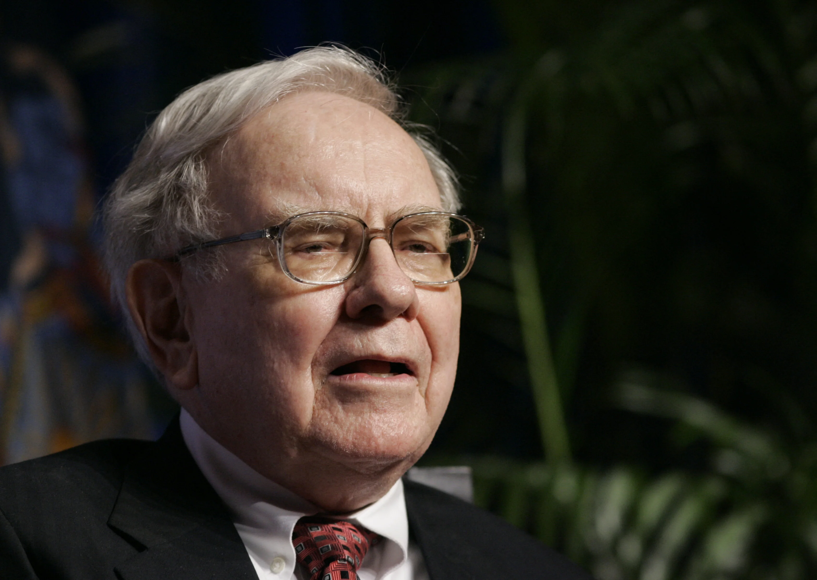 Warren Buffett’s timeless definition of success is exactly what leaders ...