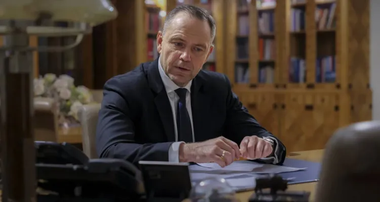 „Prezydent też jest od tego...”. Nawrocki krótko o odebraniu orderu ...