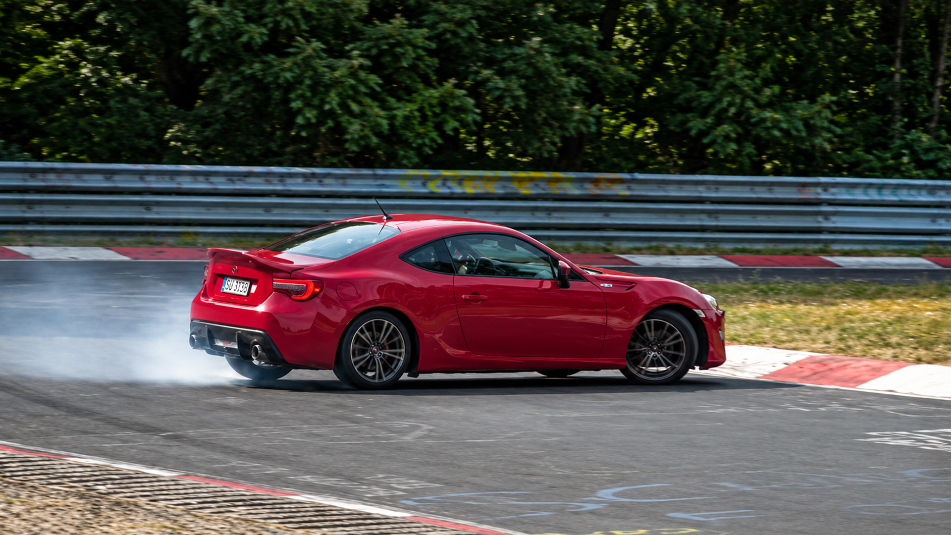 Toyota 86 loses grip during a track run