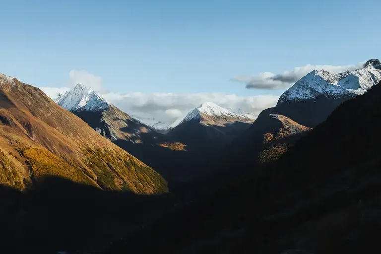 Book these hikes early to ensure you see the most stunning fall colors ...