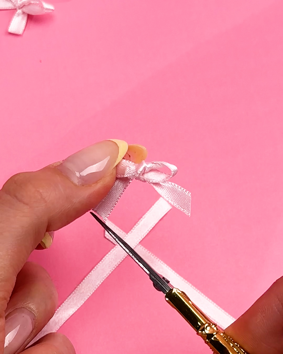 Tiny bows in seconds with this fork trick🎀