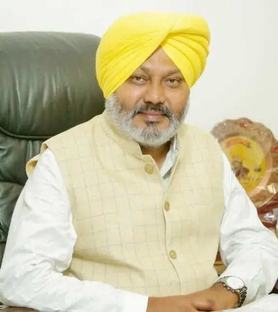 Punjab to absorb 2,437 apprentice trainees as assistant linemen in ...