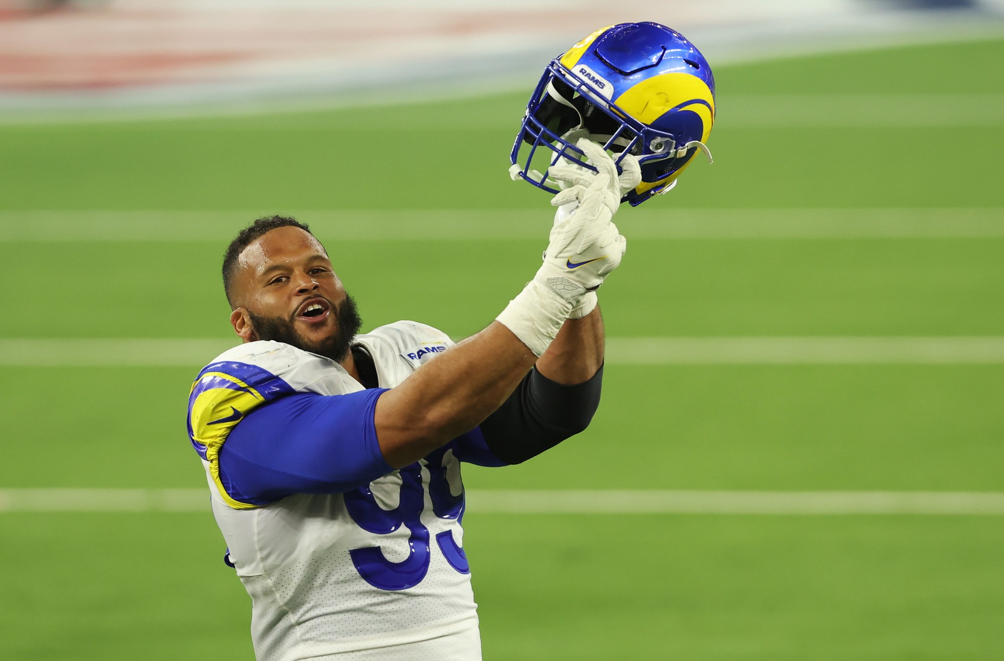 Rams urged to bring back former fan favorite