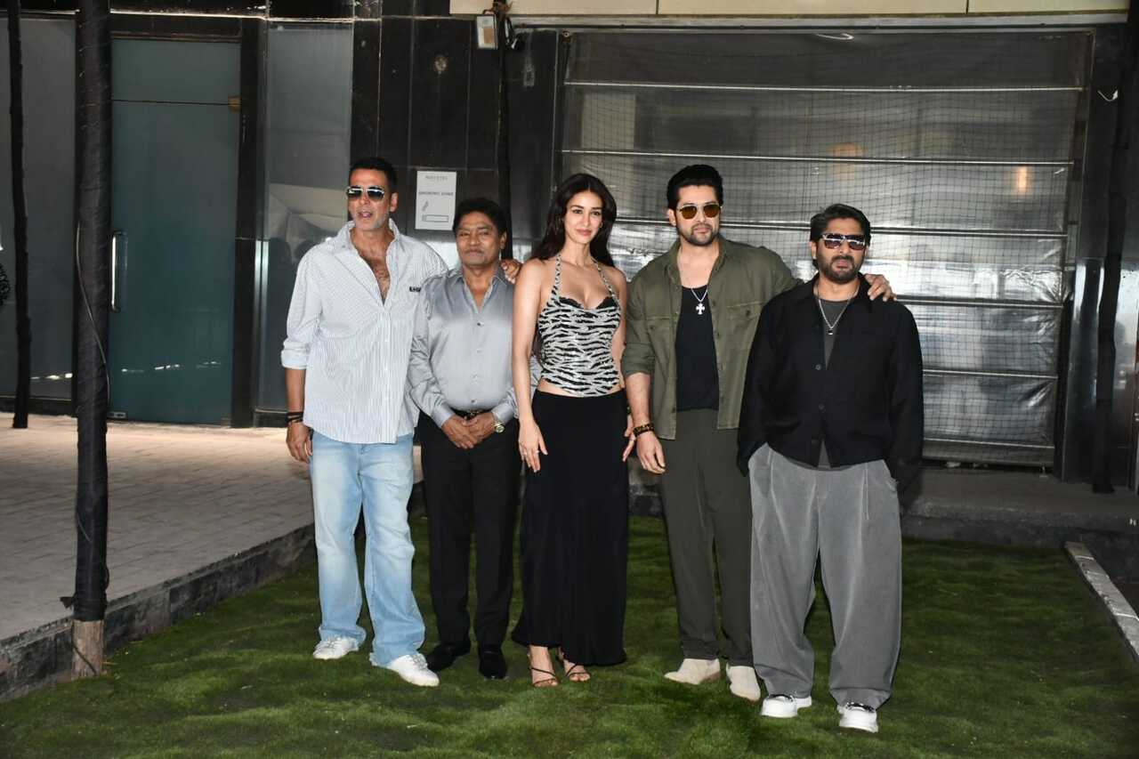Spotted in the city, Ananya Panday, Karisma Kapoor, Kriti Sanon and more