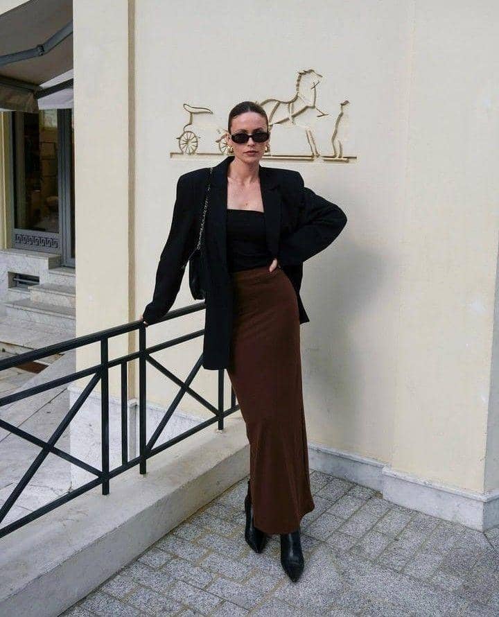 Rok cokelat cocok dengan baju warna apa? Ini rekomendasinya!