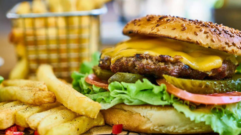 Fast-food burger showdown reveals the best value for your money. Which ...