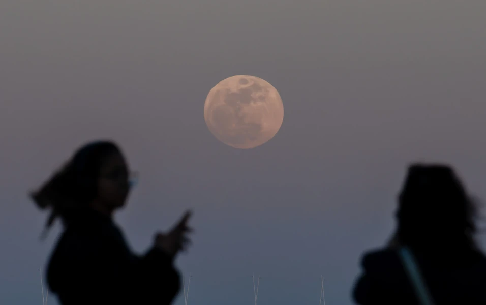 Strawberry moon to rise amid Leo's fiery influence
