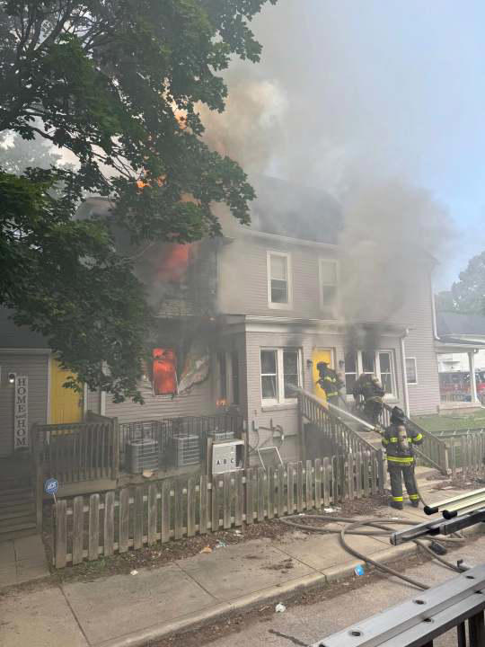6 adults, 5 children displaced, 1 firefighter hurt after fire on near ...