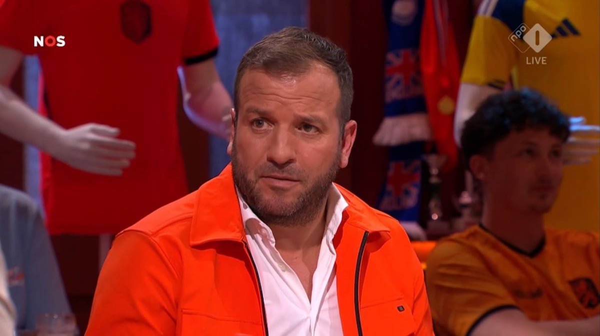 Van der Vaart en Van Hooijdonk zien geen toekomst meer voor basisspeler ...