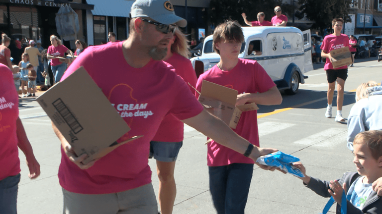 Annual Ice Cream Days Parade serves up fun in Le Mars