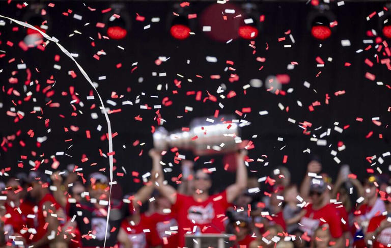 Jubilant crowd packs Raleigh to celebrate Canes' Stanley Cup, sets ...