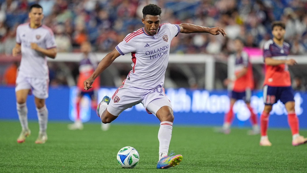 Freeman's VAR-approved goal seals USA's knockout berth