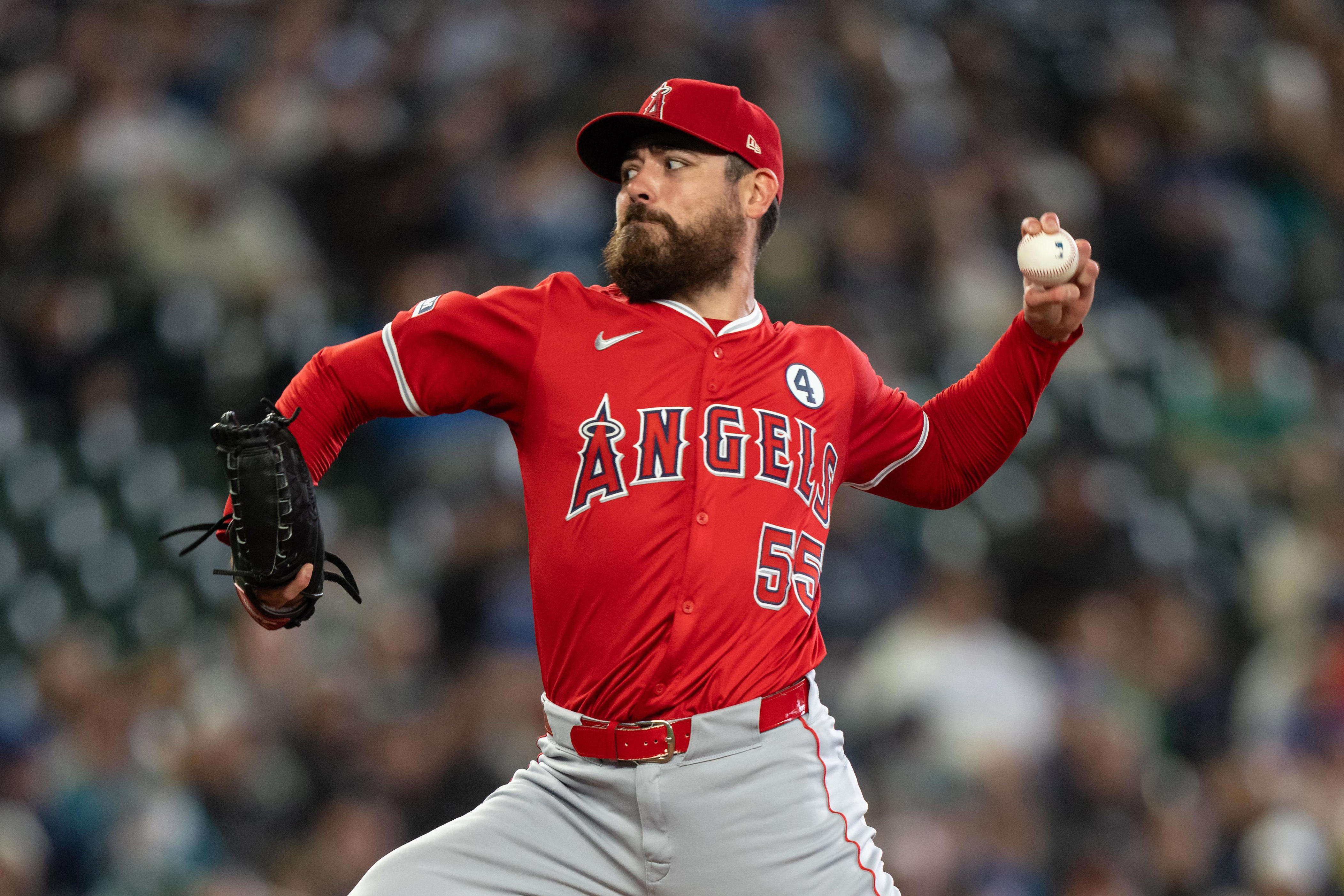 Royals sign veteran left-handed pitcher Matt Moore