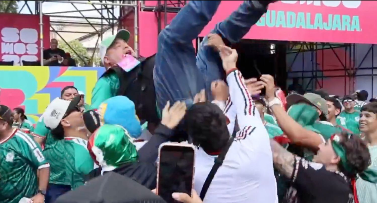Mexico fans keep picking up reporters