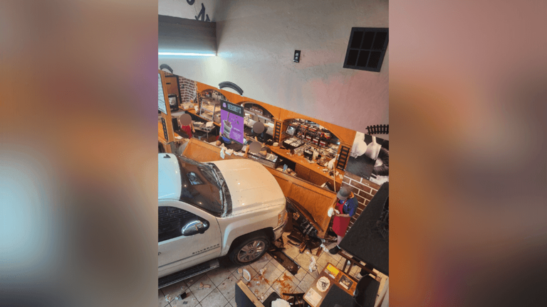 8 injured after vehicle crashes into Broken Arrow diner, police say