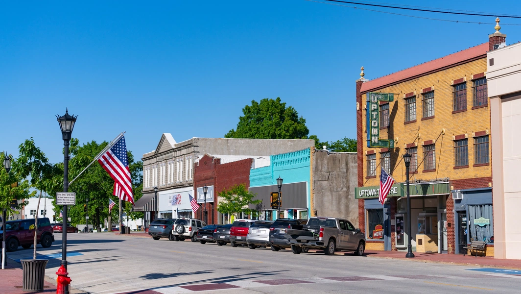 8 charming Missouri towns and scenic attractions