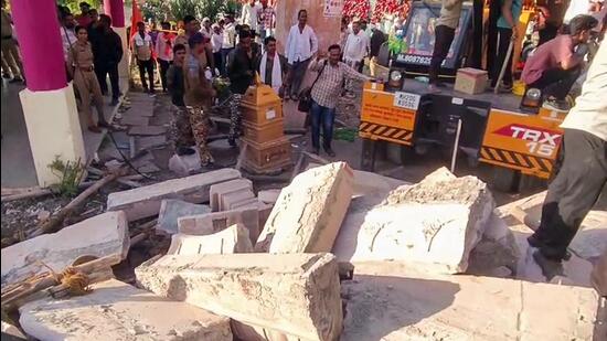 Under-construction temple collapse in Parbhani kills 5, injures 18
