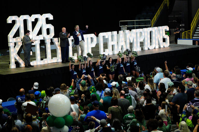 Everblades, fans celebrate franchise's fifth Kelly Cup at Hertz Arena