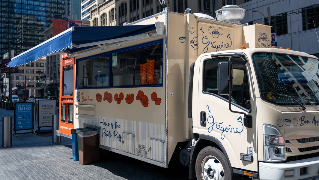 How to order and dine at food trucks