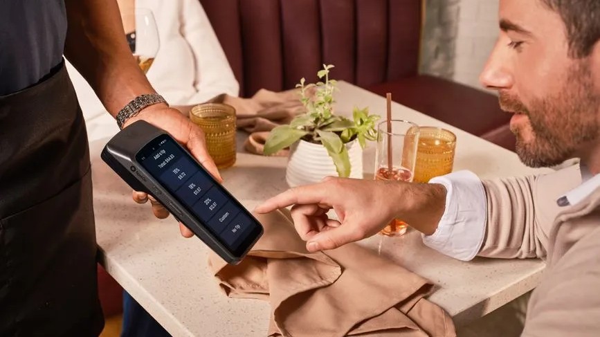 Why leaving a standard $5 tip no matter the bill sends the wrong signal ...