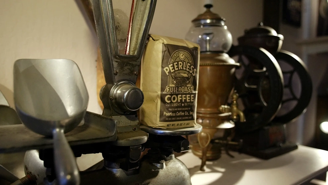 6 budget-friendly retro coffee bar ideas