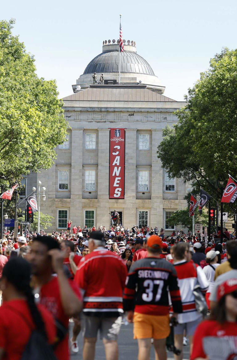 Thousands celebrate Carolina Hurricanes' Stanley Cup win in downtown ...