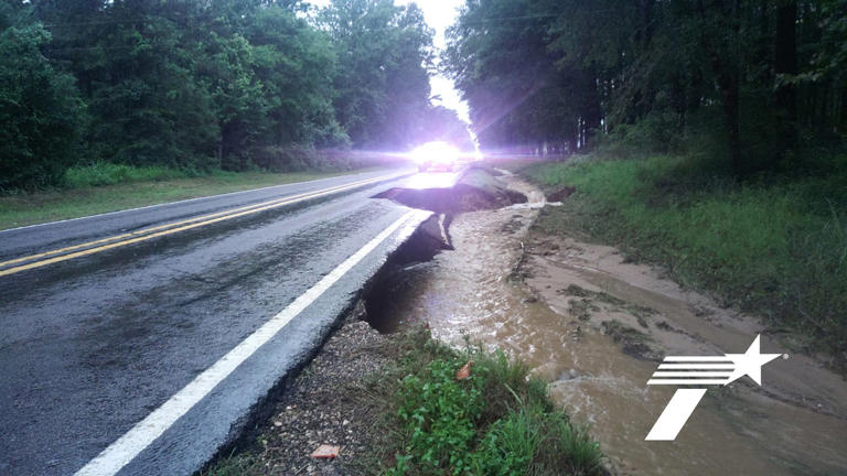 Flash flooding closes roads in Crockett, Grapeland areas