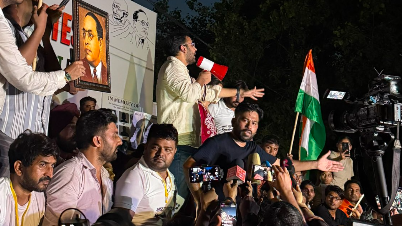 After British-era jibe, Cockroach Party’s protest goes from 'lights off ...