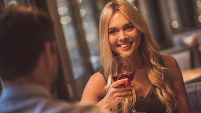 She went on a date with a guy who ate all of her food after talking all ...