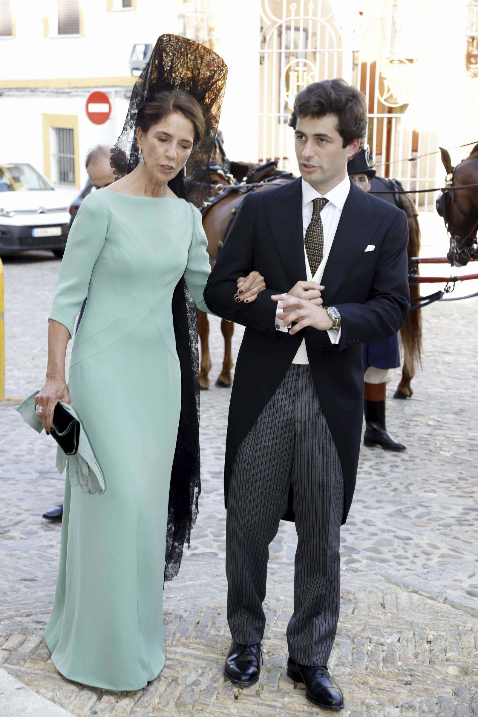 Ana Domecq y Alberto Mencos Rovira se dan el "sí, quiero" en Jerez ...