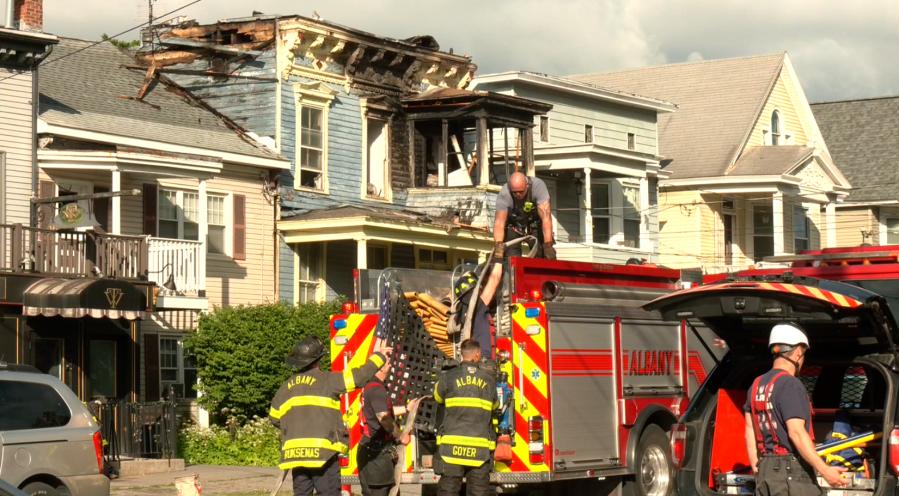 Albany crews fight house fire on Western Avenue