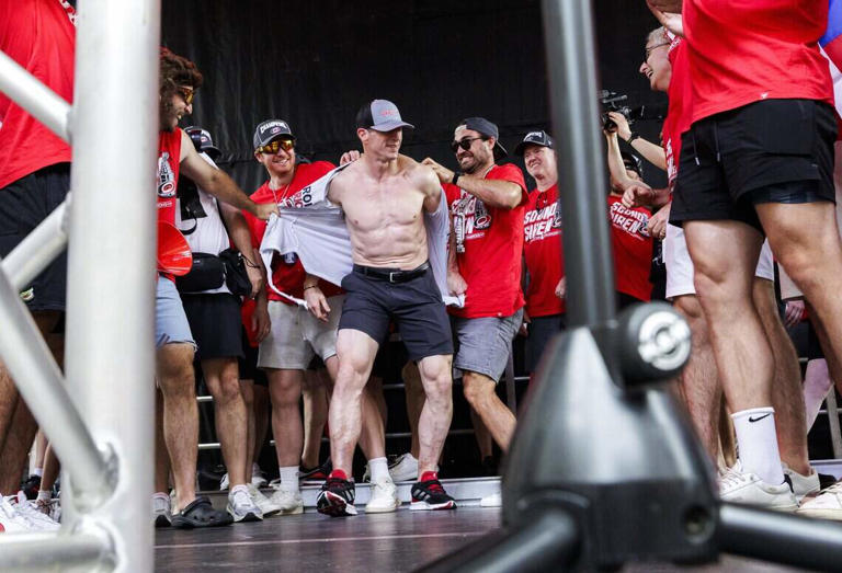 Jubilant crowd packs Raleigh to celebrate Canes' Stanley Cup, sets ...