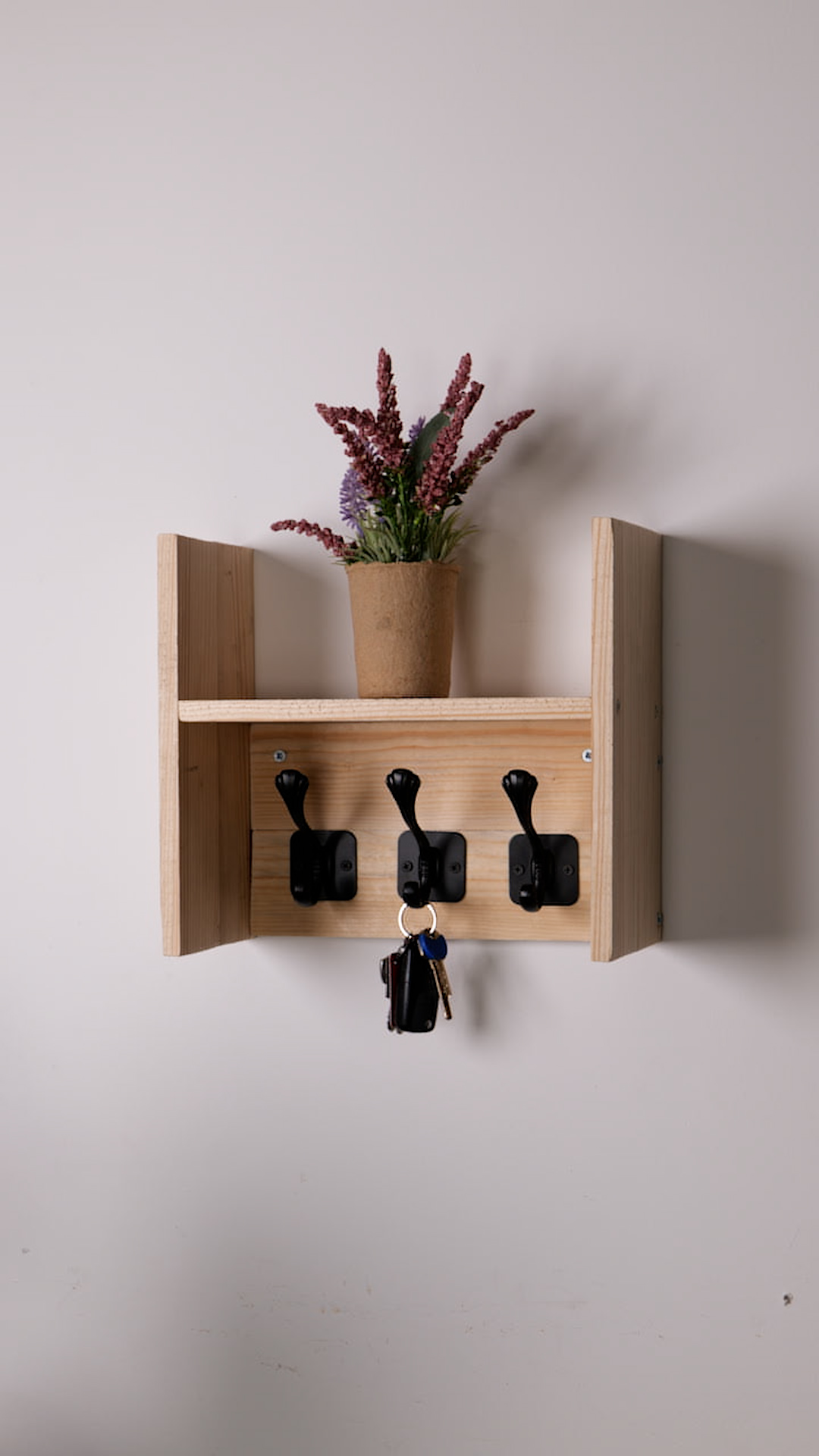 DIY houten plank met haken