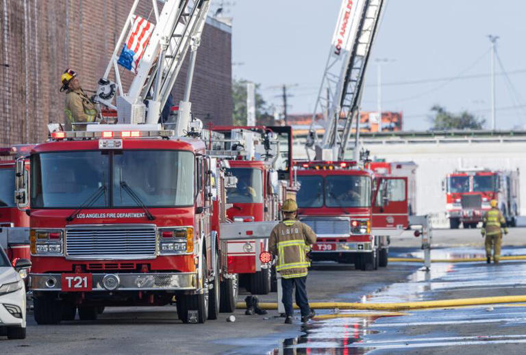 LA faces state of emergency as Boyle Heights fire continues spewing ...