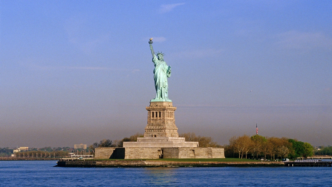 7 hidden symbols in world-famous monuments