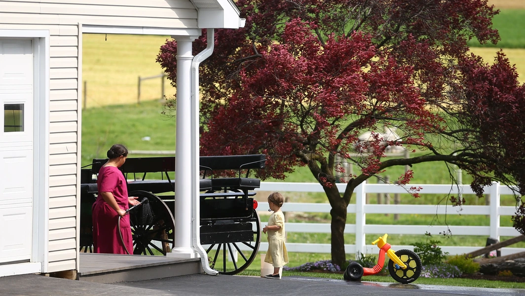 Amish furniture: tradition, craft, and design