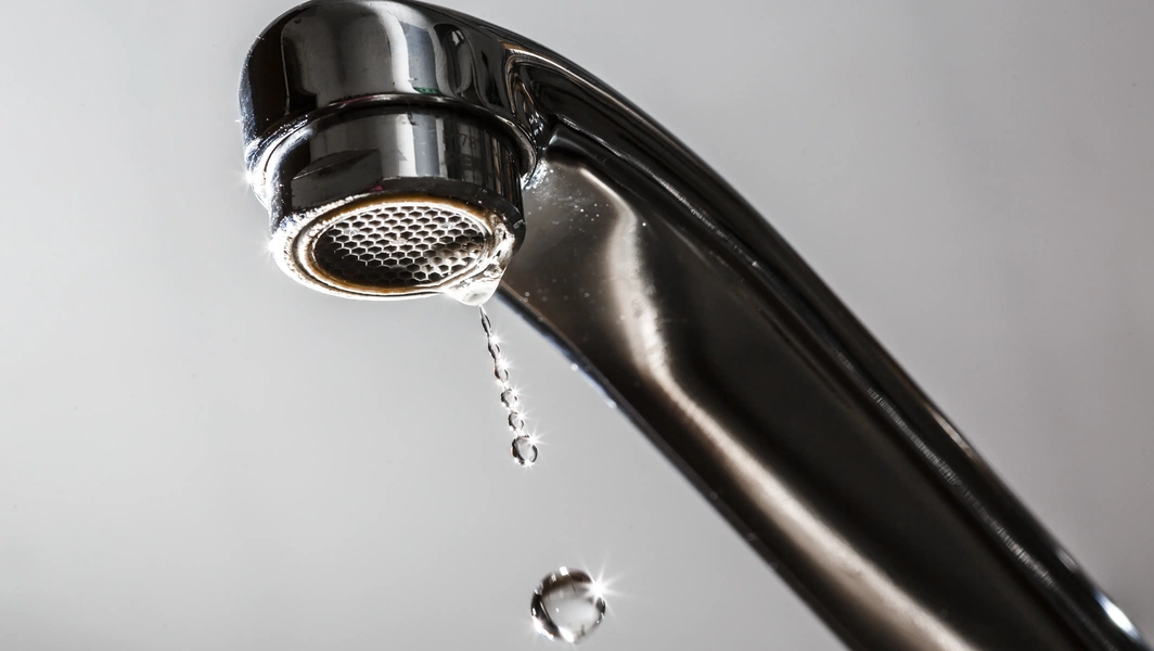 6 common habits that waste household water