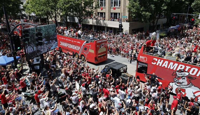'This is crazy.' Crowd size for Canes' Stanley Cup parade shatters ...