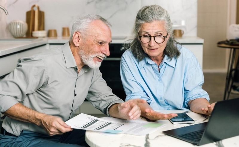 Thinking about claiming Social Security at 62? These 3 risks could cost ...