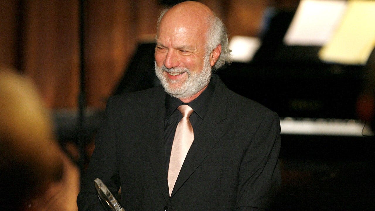 James Burrows, legendary Hollywood director behind 'Cheers,' 'Friends ...