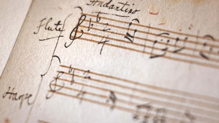Hallan cuaderno perdido de Mozart con obras nunca antes escuchadas