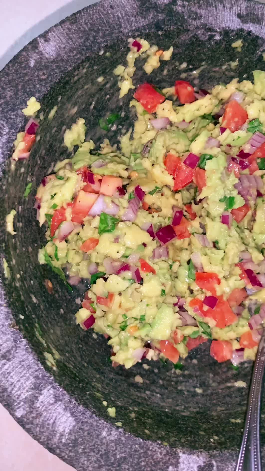How to make chunky guacamole in minutes: simple recipe