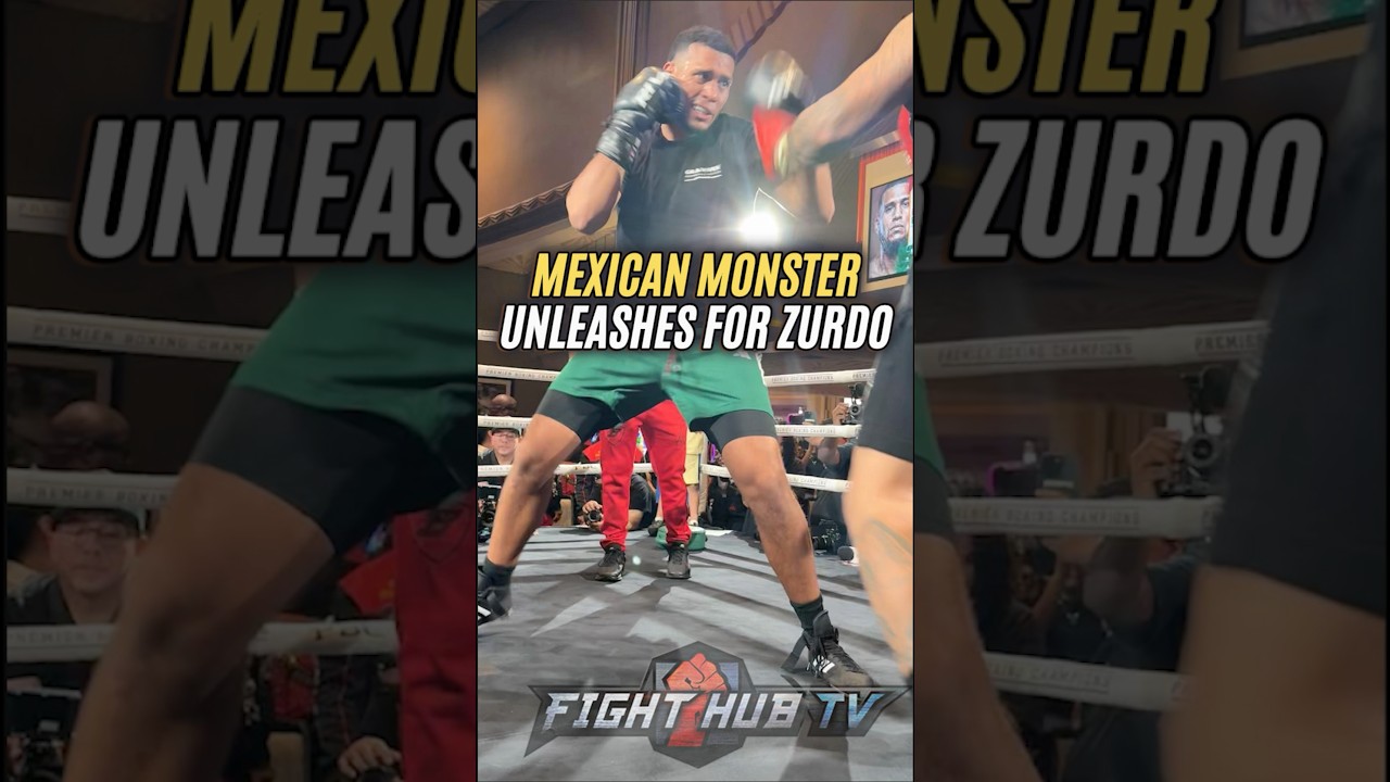 David Benavidez unleashes power on mitts during Zurdo media workout